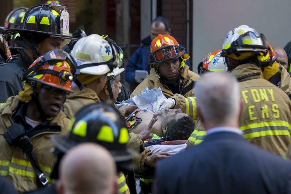 20151030T180909Z488785366GF20000039235RTRMADP3NEWYORKCOLLAPSE