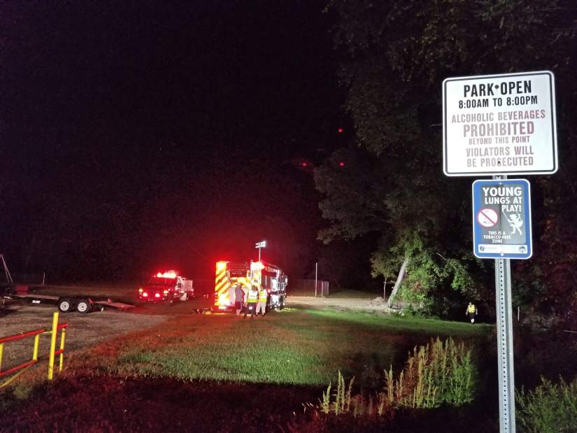 205768vndDogsStuckInPipe3090718