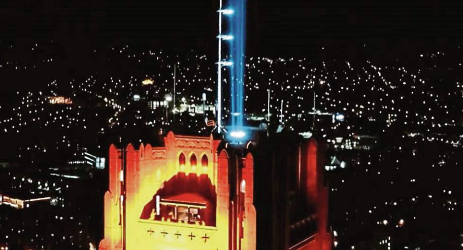 383266vndPittLights102718