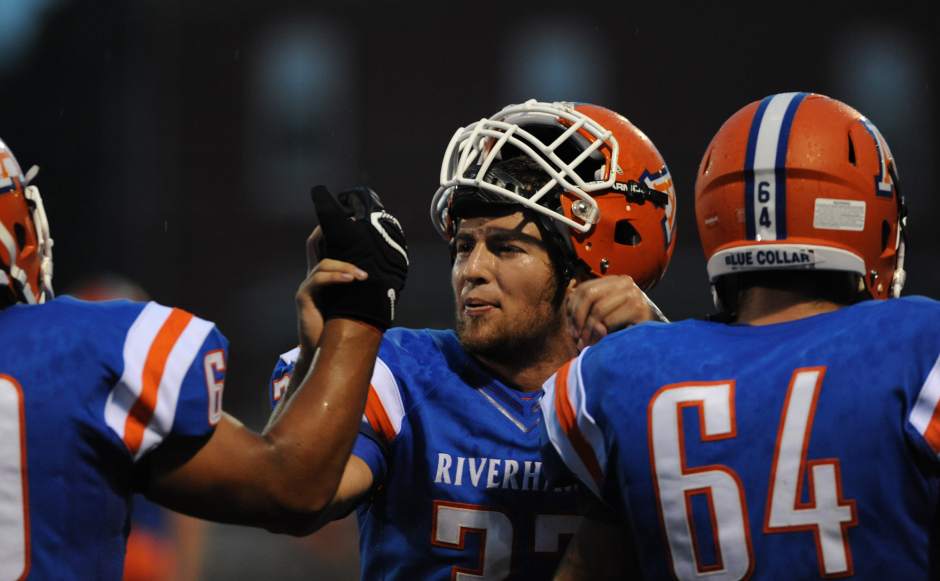 LTArmstVsHoliday5090415