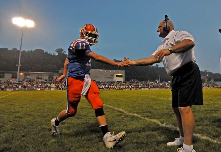 LTArmstVsHoliday9090415