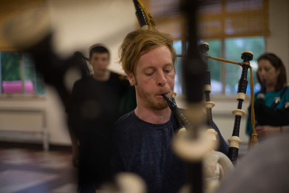 PTRLIVBAGPIPES04062914