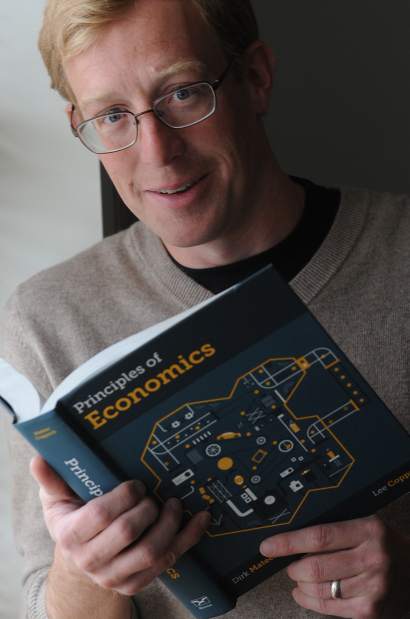 PTRLIVMUSICONOMY04041614