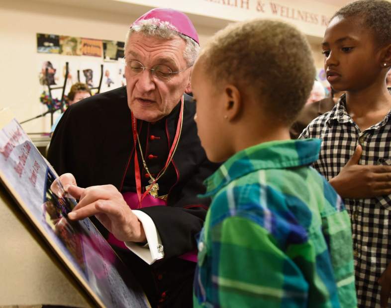 PTRMOONCREST02100915