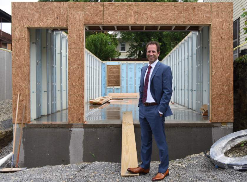 PTRREHITECKHOME01062115