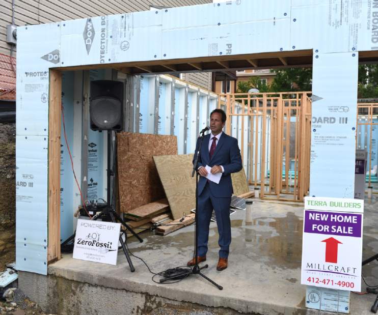 PTRREHITECKHOME03062115