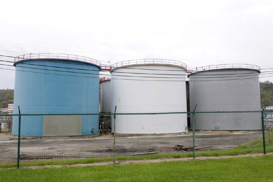 UnfitStorageTanksJPEG06528