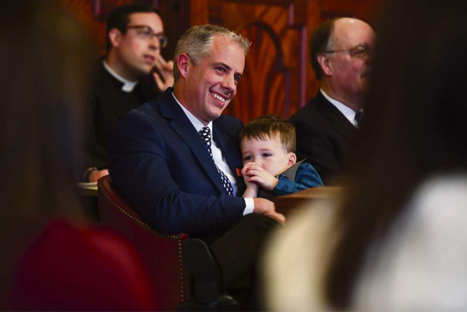 gtrLOElectionCeremony002123017