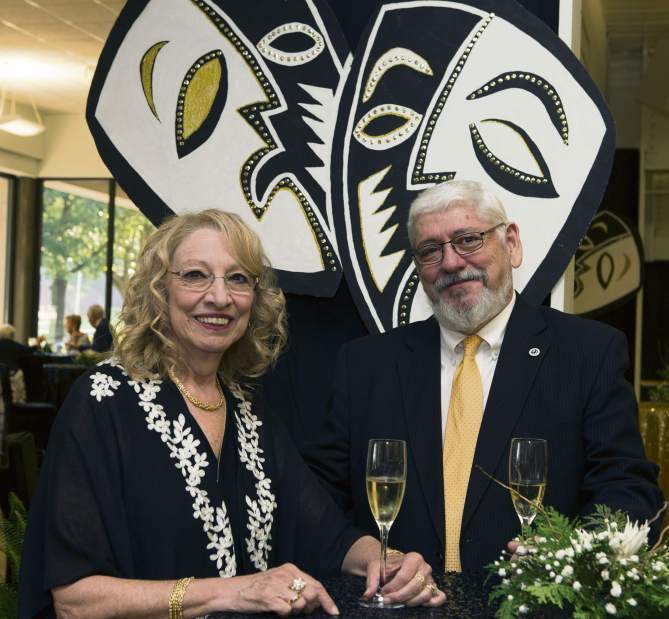 gtrOAtheatergala7070218