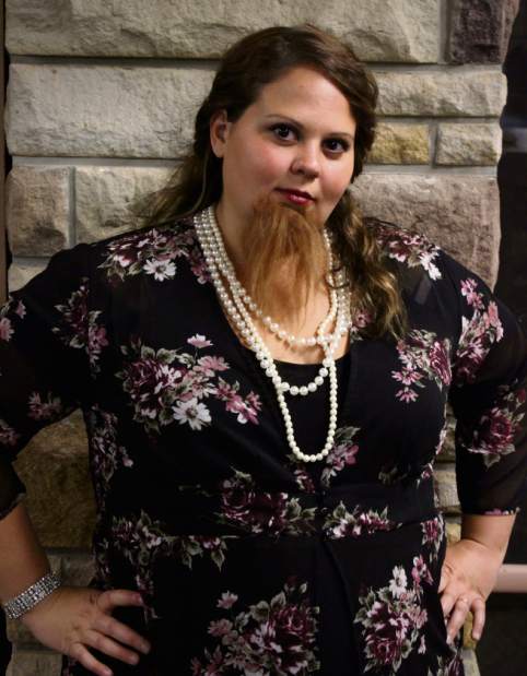 msQnABeardedLady2100517