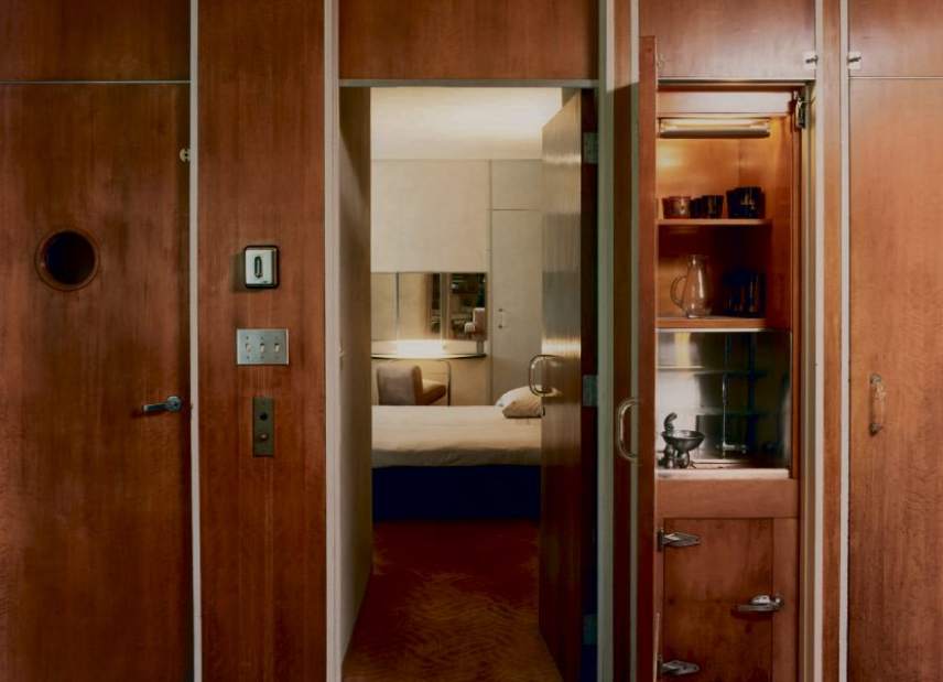 ptrLIVARTfrankhouse6041016