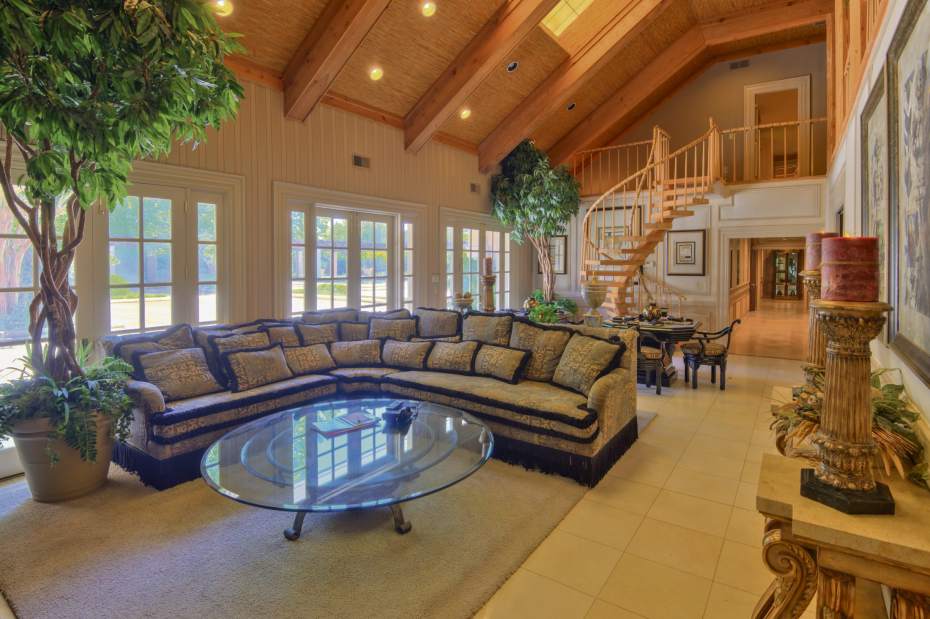 ptrLIVCHkenny2070116