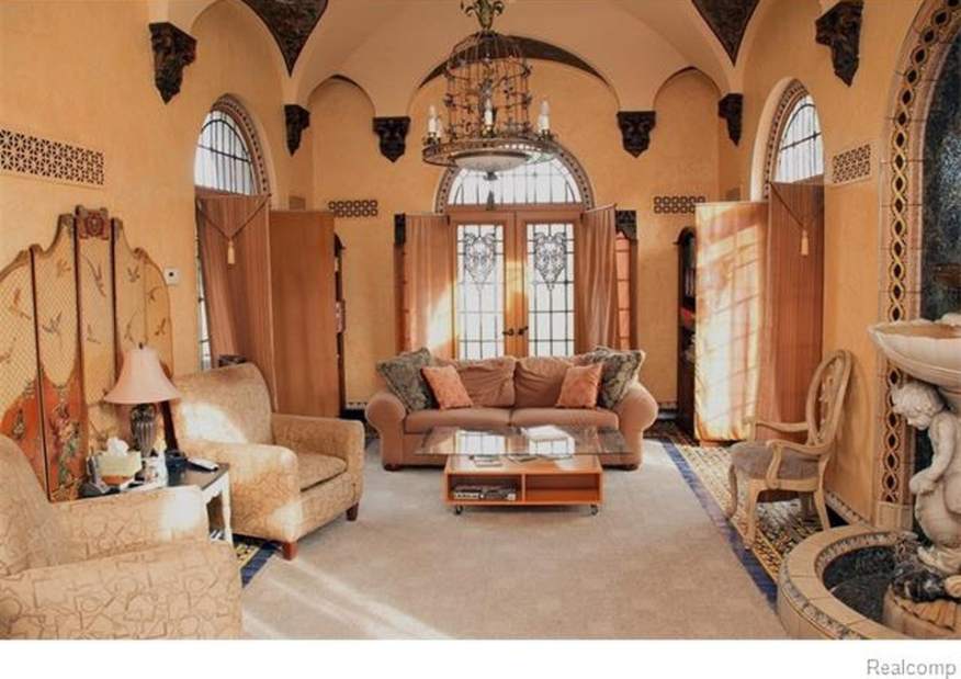 ptrLIVcelebhome2092515