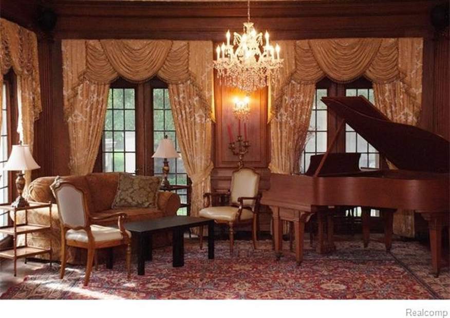 ptrLIVcelebhome4092515