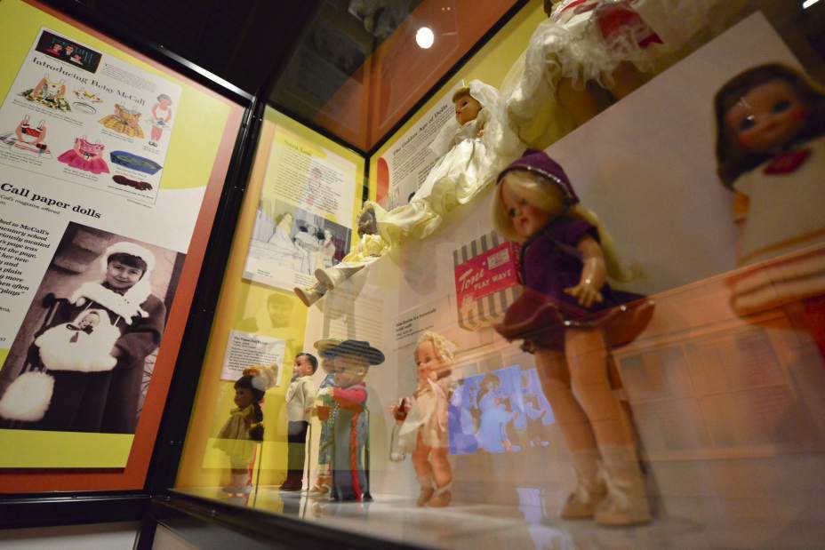 ptrLIVtoysexhibit01022716