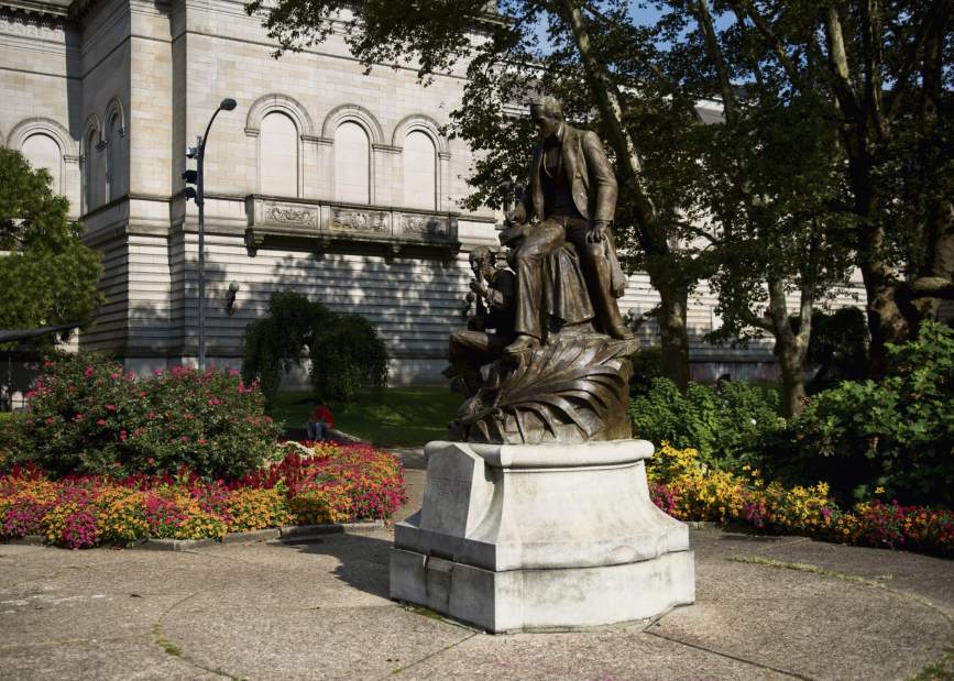 ptrfosterstatue01082617