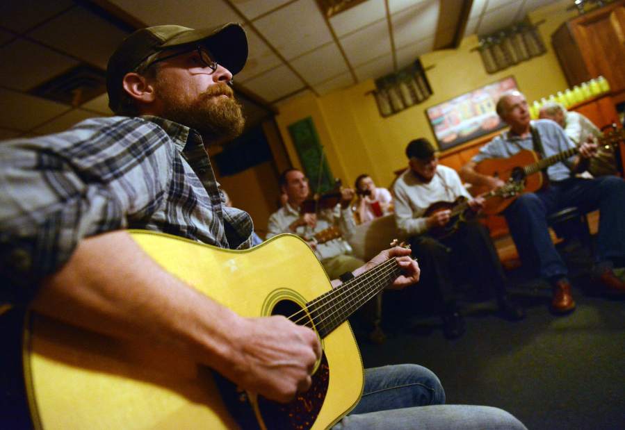 ptrlivbluegrass12112314