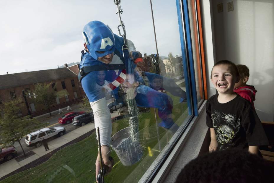 ptrloSuperhero01102716