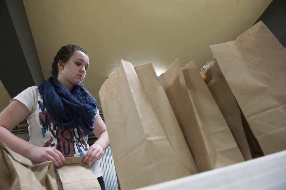 MJEGGHUNT03032416jpg