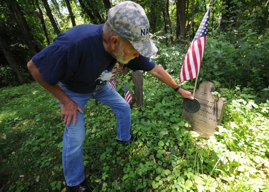 SHRgravestone1071014jpg